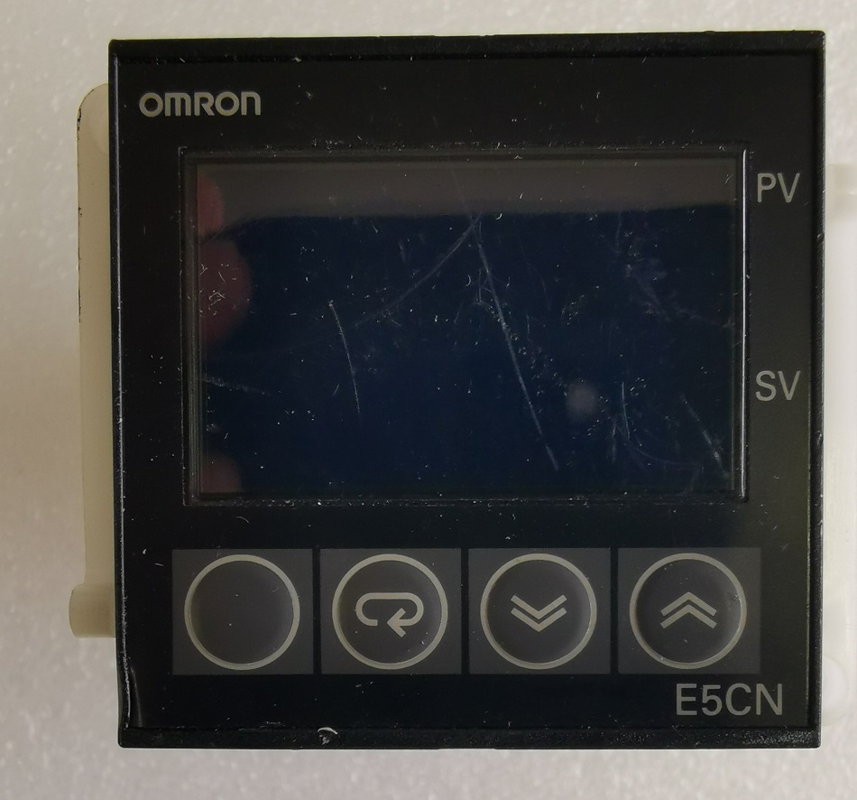 OMRON TEMPERATURE CONTROLLER E5CN-R2T