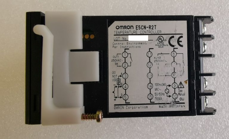 OMRON TEMPERATURE CONTROLLER E5CN-R2T