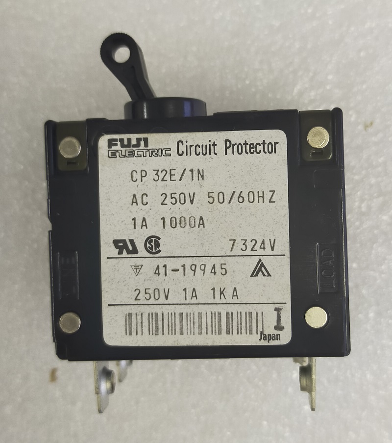 FUJI CIRCUIT PROTECTOR CP 32E/1N