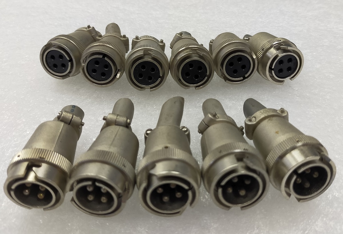 HIROSE CONNECTOR HRS 4P