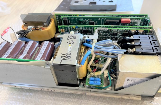 AE RF GENERATOR APEX 1513 13.56MHZ