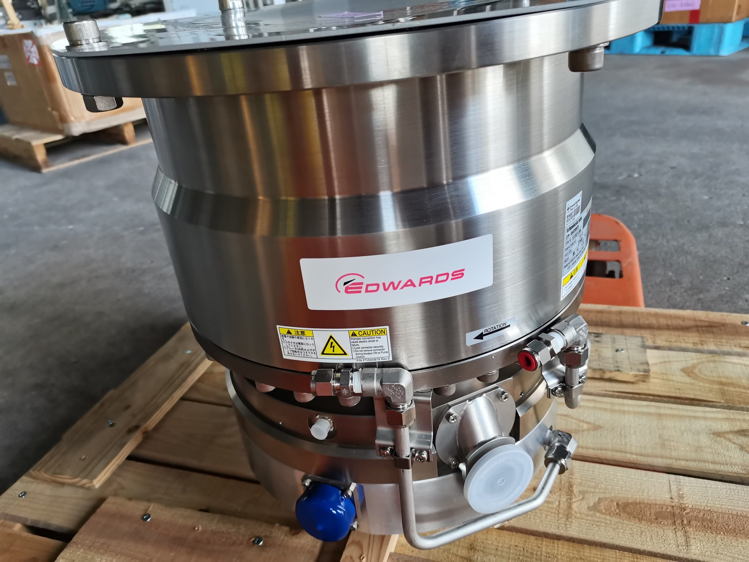 EDWARDS STP-XA3203CV TURBO PUMP