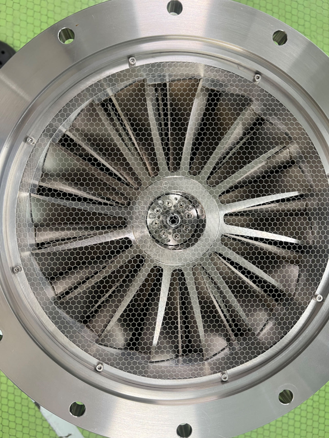 EDWARDS STP-XA3203CV TURBO PUMP