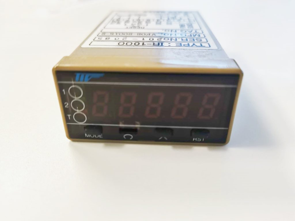 TOKYO KEISO IR-1000 FLOW METER